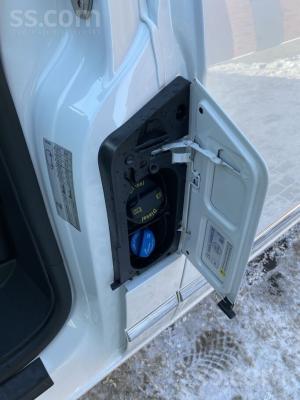 Balts Volkswagen Multivan 2019 Rīga, ar dzinēja tilpumu 2.00 L un nobraukumu 131 tūkst. km par 36900 €, foto 11 vietnē AUTOMOTO.COM.LV