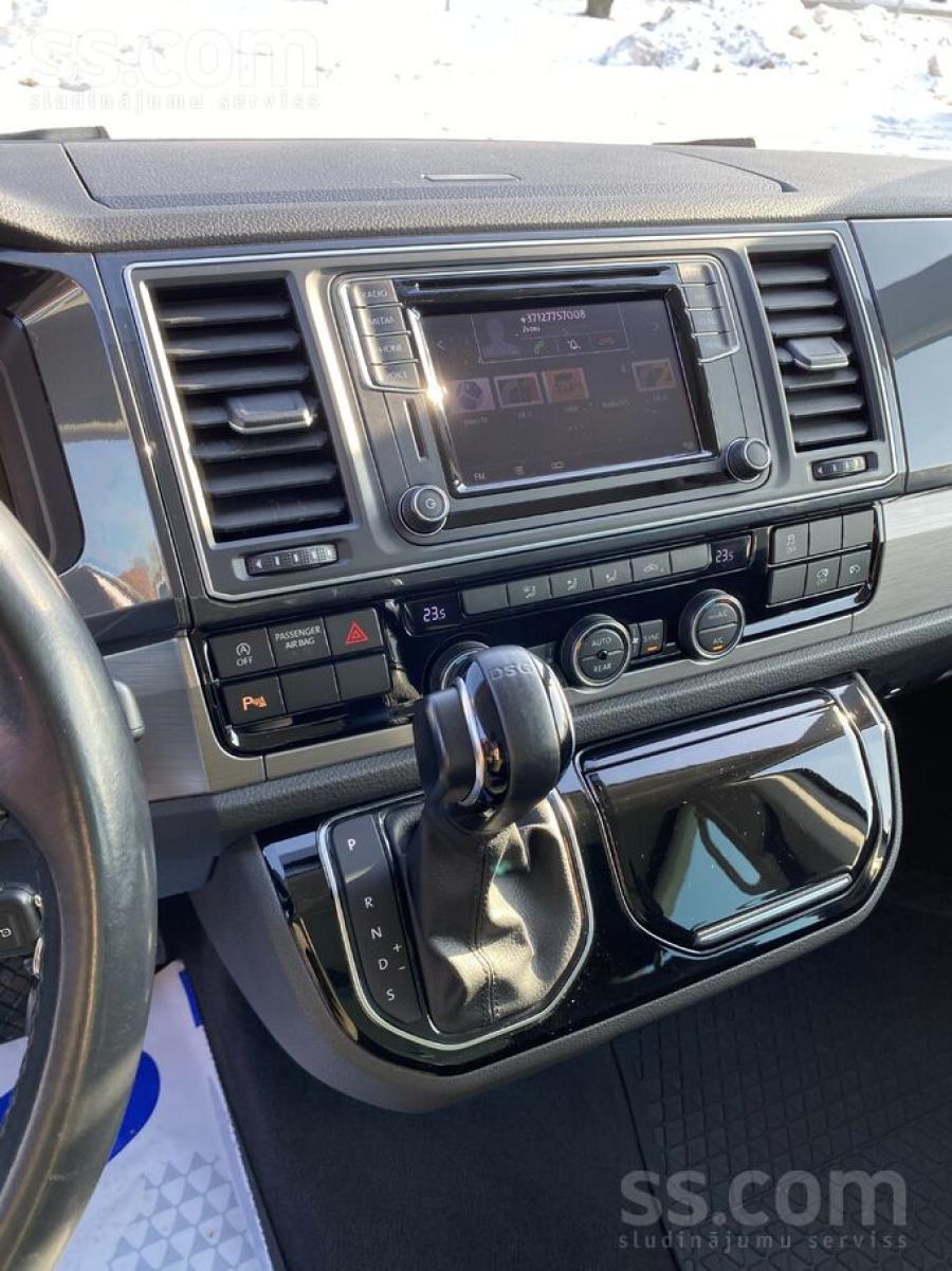 Balts Volkswagen Multivan 2019 Rīga, ar dzinēja tilpumu 2.00 L un nobraukumu 131 tūkst. km par 36900 €, foto 13 vietnē AUTOMOTO.COM.LV
