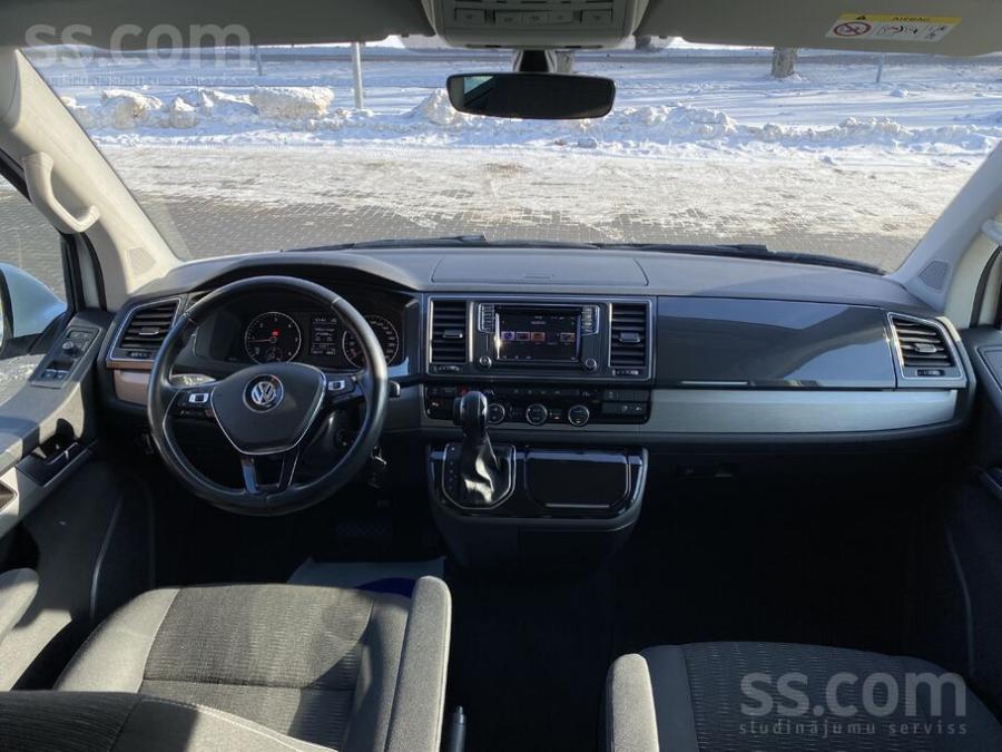 Balts Volkswagen Multivan 2019 Rīga, ar dzinēja tilpumu 2.00 L un nobraukumu 131 tūkst. km par 36900 €, foto 14 vietnē AUTOMOTO.COM.LV