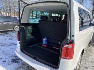 Balts Volkswagen Multivan 2019 Rīga, ar dzinēja tilpumu 2.00 L un nobraukumu 131 tūkst. km par 36900 €, foto 26 vietnē AUTOMOTO.COM.LV