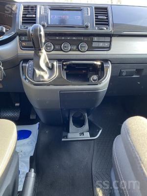 Balts Volkswagen Multivan 2019 Rīga, ar dzinēja tilpumu 2.00 L un nobraukumu 131 tūkst. km par 36900 €, foto 27 vietnē AUTOMOTO.COM.LV