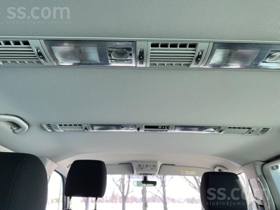Balts Volkswagen Multivan 2019 Rīga, ar dzinēja tilpumu 2.00 L un nobraukumu 131 tūkst. km par 36900 €, foto 32 vietnē AUTOMOTO.COM.LV