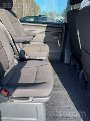 Balts Volkswagen Multivan 2019 Rīga, ar dzinēja tilpumu 2.00 L un nobraukumu 131 tūkst. km par 36900 €, foto 33 vietnē AUTOMOTO.COM.LV