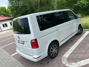 Белый Фольксваген Мультиван 2019 в Валмиера, объемом двигателя 2.00 л и пробегом 190 тыс. км за 29645 €, фото 3 на AUTOMOTO.COM.LV