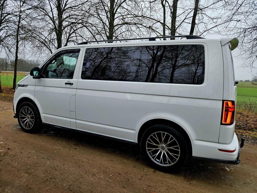 White Volkswagen Multivan 2020 in Kaisiadorys, with an engine capacity of 2.00 L and mileage of 120 thousand km for 27000 €, photo 3 on AUTOMOTO.COM.LV