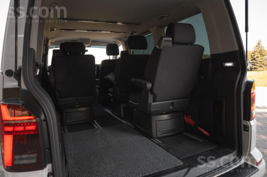 White Volkswagen Multivan 2021 in Jelgava, with an engine capacity of 2.00 L and mileage of 240 thousand km for 33500 €, photo 15 on AUTOMOTO.COM.LV
