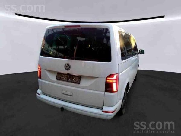 Balts Volkswagen Multivan 2021 Rīga, ar dzinēja tilpumu 2.00 L un nobraukumu 65 tūkst. km par 45900 €, foto 4 vietnē AUTOMOTO.COM.LV