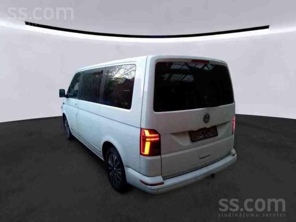 Balts Volkswagen Multivan 2021 Rīga, ar dzinēja tilpumu 2.00 L un nobraukumu 65 tūkst. km par 45900 €, foto 5 vietnē AUTOMOTO.COM.LV