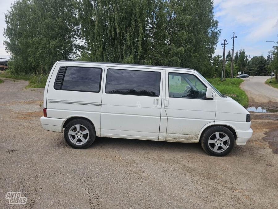 White Volkswagen Multivan 1996 in Alytus, with an engine capacity of 2.40 L and mileage of 400 thousand km for 2000 €, photo 4 on AUTOMOTO.COM.LV