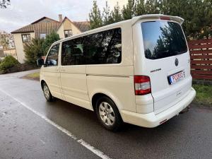 Balts Volkswagen Multivan 2007 Kauņa, ar dzinēja tilpumu 2.46 L un nobraukumu 361 tūkst. km par 7900 €, foto 6 vietnē AUTOMOTO.COM.LV