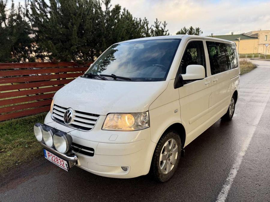 Balts Volkswagen Multivan 2007 Kauņa, ar dzinēja tilpumu 2.46 L un nobraukumu 360 tūkst. km par 7900 €, foto 3 vietnē AUTOMOTO.COM.LV