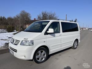 Balts Volkswagen Multivan 2008 Klaipėda, ar dzinēja tilpumu 2.50 L un nobraukumu 256 tūkst. km par 6400 €, foto  vietnē AUTOMOTO.COM.LV