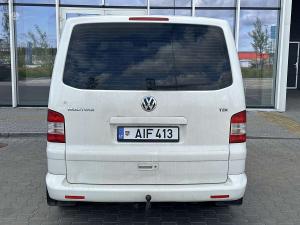 White Volkswagen Multivan 2008 in Vilnius, with an engine capacity of 2.50 L and mileage of 327 thousand km for 6700 €, photo 6 on AUTOMOTO.COM.LV