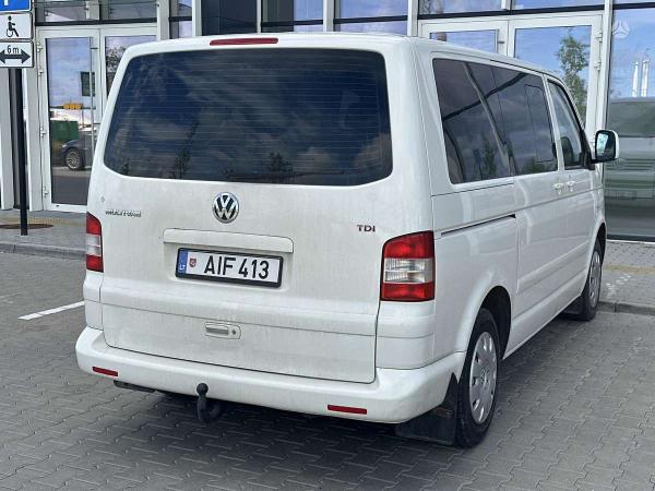 White Volkswagen Multivan 2008 in Vilnius, with an engine capacity of 2.50 L and mileage of 327 thousand km for 6700 €, photo 6 on AUTOMOTO.COM.LV