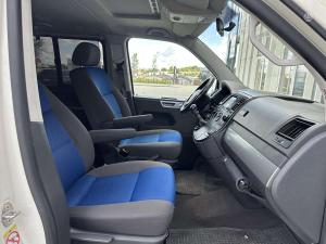 White Volkswagen Multivan 2008 in Vilnius, with an engine capacity of 2.50 L and mileage of 327 thousand km for 6700 €, photo 13 on AUTOMOTO.COM.LV