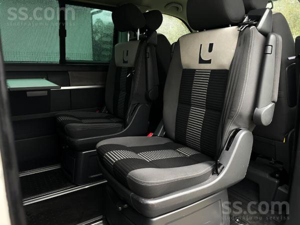 White Volkswagen Multivan 2009 in Jelgava, with an engine capacity of 2.50 L and mileage of 307 thousand km for 9996 €, photo 5 on AUTOMOTO.COM.LV