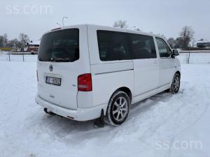 White Volkswagen Multivan 2010 in Daugavpils, with an engine capacity of 2.00 L and mileage of 374 thousand km for 12950 €, photo 5 on AUTOMOTO.COM.LV