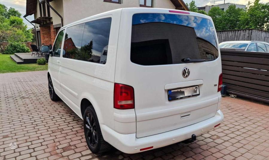 Balts Volkswagen Multivan 2010 Mažeikiai, ar dzinēja tilpumu 1.97 L un nobraukumu 352 tūkst. km par 8900 €, foto 6 vietnē AUTOMOTO.COM.LV