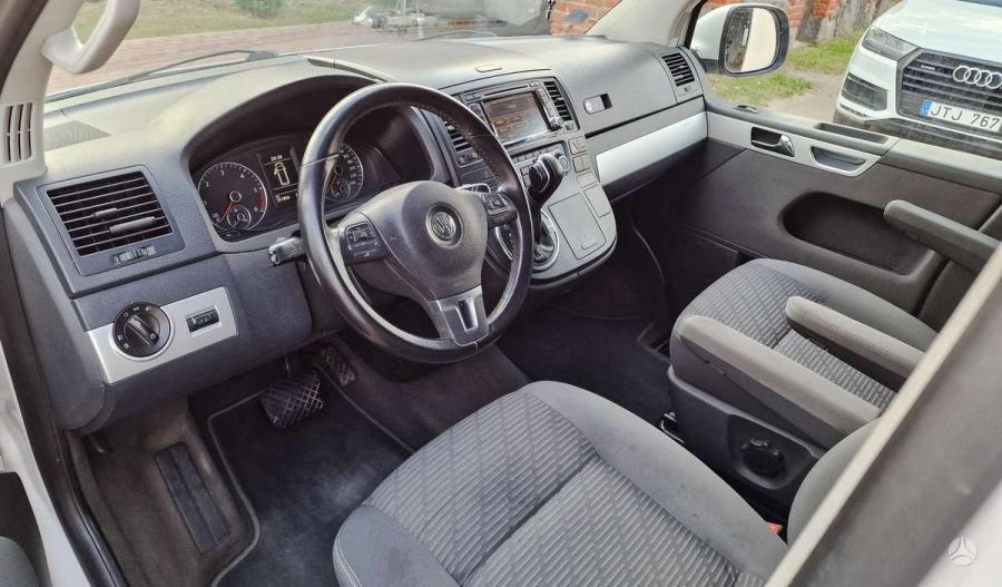 Balts Volkswagen Multivan 2010 Mažeikiai, ar dzinēja tilpumu 1.97 L un nobraukumu 352 tūkst. km par 8900 €, foto 12 vietnē AUTOMOTO.COM.LV