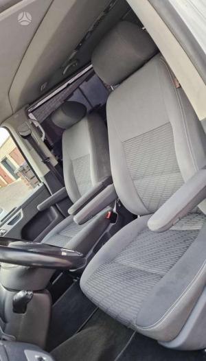 Balts Volkswagen Multivan 2010 Mažeikiai, ar dzinēja tilpumu 1.97 L un nobraukumu 352 tūkst. km par 8900 €, foto 13 vietnē AUTOMOTO.COM.LV