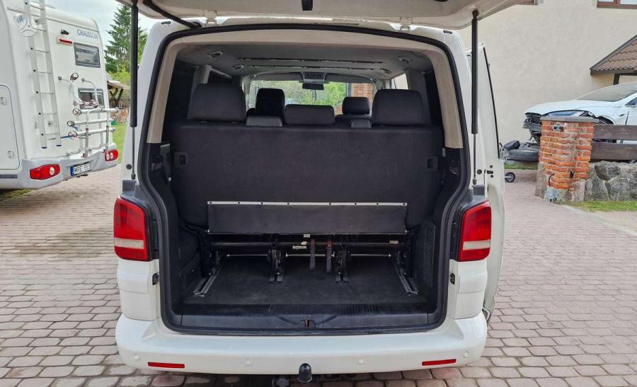Balts Volkswagen Multivan 2010 Mažeikiai, ar dzinēja tilpumu 1.97 L un nobraukumu 352 tūkst. km par 8900 €, foto 19 vietnē AUTOMOTO.COM.LV