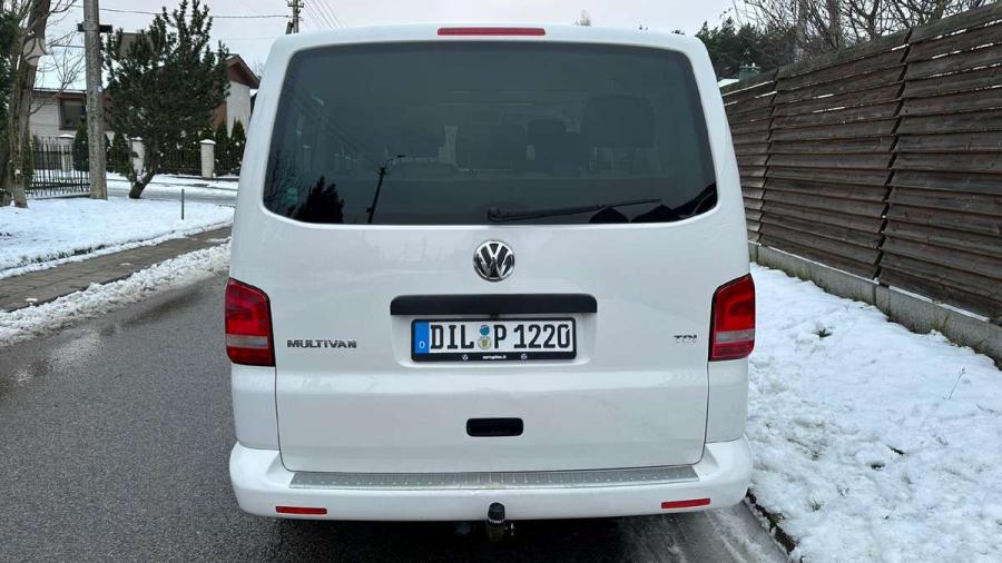 White Volkswagen Multivan 2011 in Vilnius, with an engine capacity of 1.97 L and mileage of 275 thousand km for 12190 €, photo 7 on AUTOMOTO.COM.LV