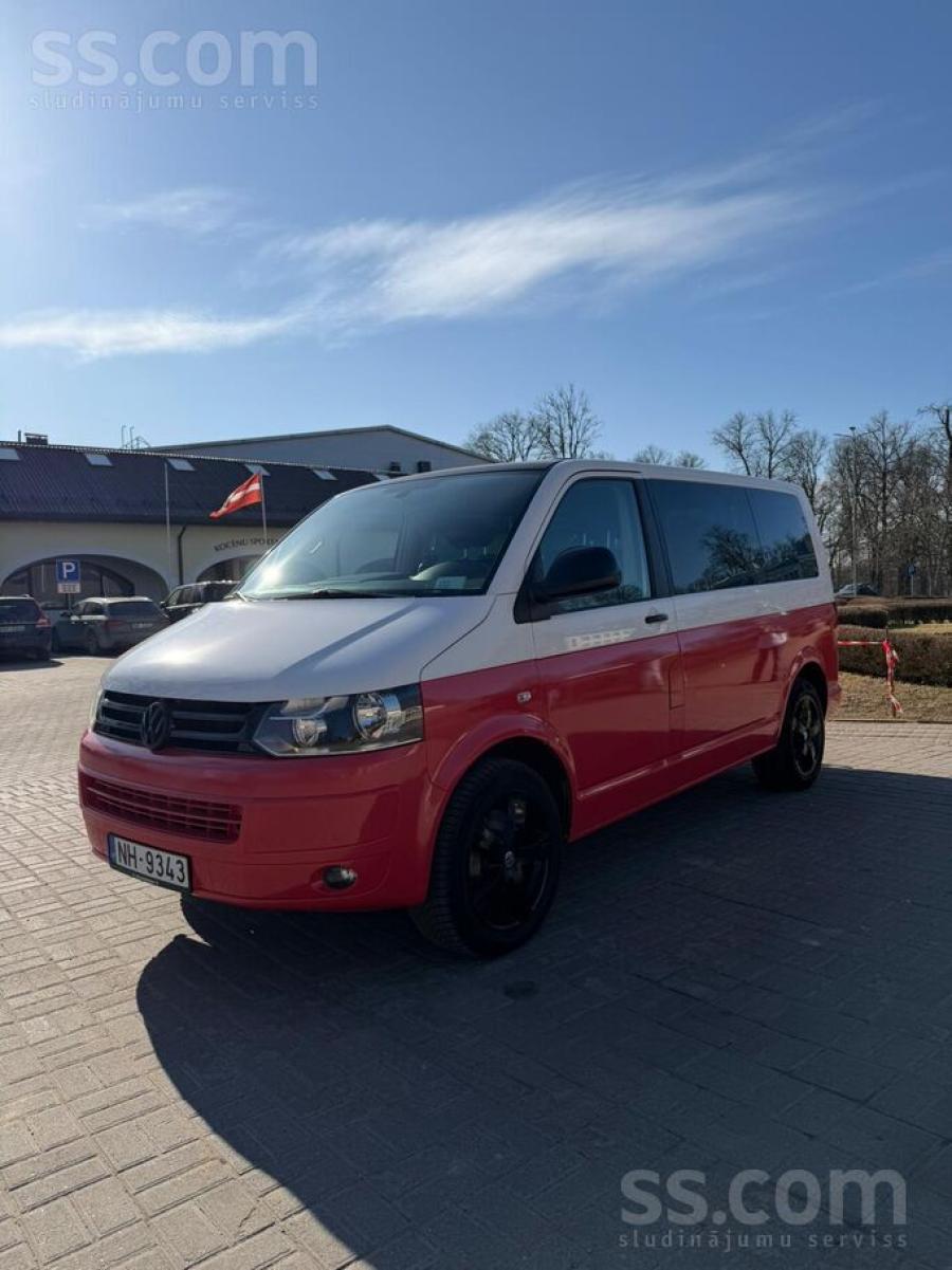 Balts Volkswagen Multivan 2011 Rīga, ar dzinēja tilpumu 2.00 L un nobraukumu 285 tūkst. km par 16500 €, foto 2 vietnē AUTOMOTO.COM.LV