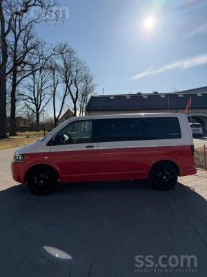 Balts Volkswagen Multivan 2011 Rīga, ar dzinēja tilpumu 2.00 L un nobraukumu 285 tūkst. km par 16500 €, foto 3 vietnē AUTOMOTO.COM.LV
