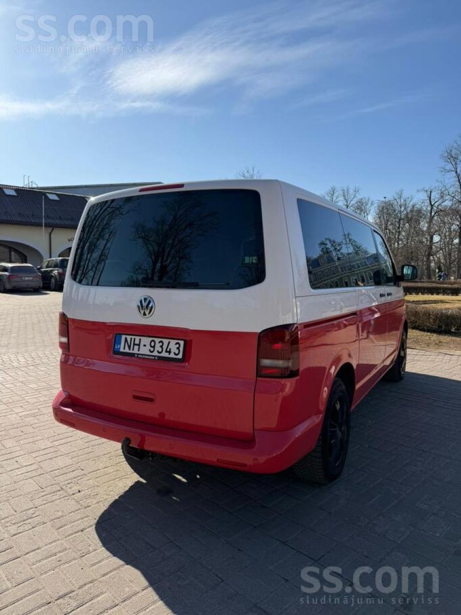Balts Volkswagen Multivan 2011 Rīga, ar dzinēja tilpumu 2.00 L un nobraukumu 285 tūkst. km par 16500 €, foto 6 vietnē AUTOMOTO.COM.LV