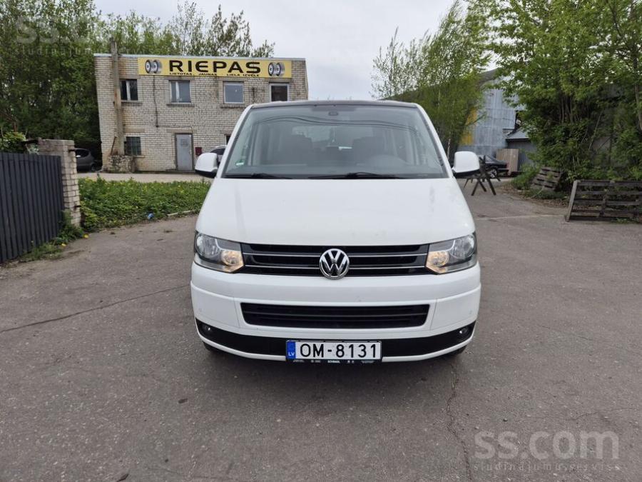 Balts Volkswagen Multivan 2011 Rīga, ar dzinēja tilpumu 2.00 L un nobraukumu 237 tūkst. km par 13990 €, foto 4 vietnē AUTOMOTO.COM.LV