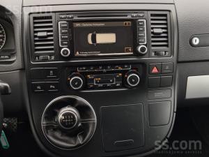 Balts Volkswagen Multivan 2011 Rīga, ar dzinēja tilpumu 2.00 L un nobraukumu 237 tūkst. km par 13990 €, foto 15 vietnē AUTOMOTO.COM.LV