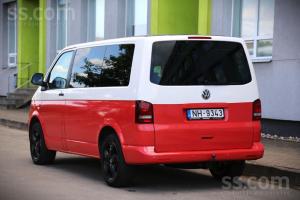 White Volkswagen Multivan 2011 in Riga, with an engine capacity of 2.00 L and mileage of 286 thousand km for 10995 €, photo 7 on AUTOMOTO.COM.LV