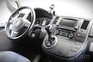 White Volkswagen Multivan 2011 in Riga, with an engine capacity of 2.00 L and mileage of 286 thousand km for 10995 €, photo 12 on AUTOMOTO.COM.LV