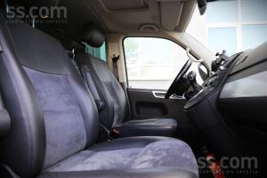 White Volkswagen Multivan 2011 in Riga, with an engine capacity of 2.00 L and mileage of 286 thousand km for 10995 €, photo 14 on AUTOMOTO.COM.LV