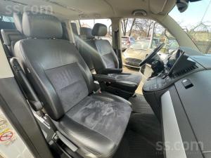 White Volkswagen Multivan 2011 in Liepaja, with an engine capacity of 2.00 L and mileage of 265 thousand km for 18250 €, photo 10 on AUTOMOTO.COM.LV