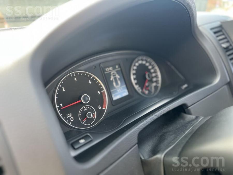 White Volkswagen Multivan 2011 in Liepaja, with an engine capacity of 2.00 L and mileage of 265 thousand km for 18250 €, photo 36 on AUTOMOTO.COM.LV