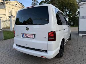 White Volkswagen Multivan 2012 in Vilnius, with an engine capacity of 1.97 L and mileage of 142 thousand km for 18200 €, photo 13 on AUTOMOTO.COM.LV