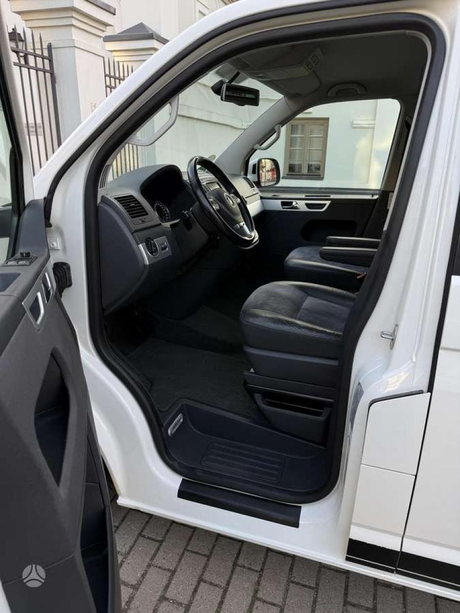 White Volkswagen Multivan 2012 in Vilnius, with an engine capacity of 1.97 L and mileage of 142 thousand km for 18200 €, photo 14 on AUTOMOTO.COM.LV
