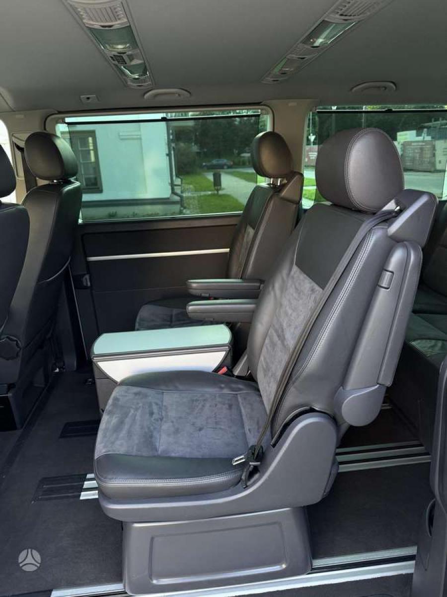 White Volkswagen Multivan 2012 in Vilnius, with an engine capacity of 1.97 L and mileage of 142 thousand km for 18200 €, photo 16 on AUTOMOTO.COM.LV