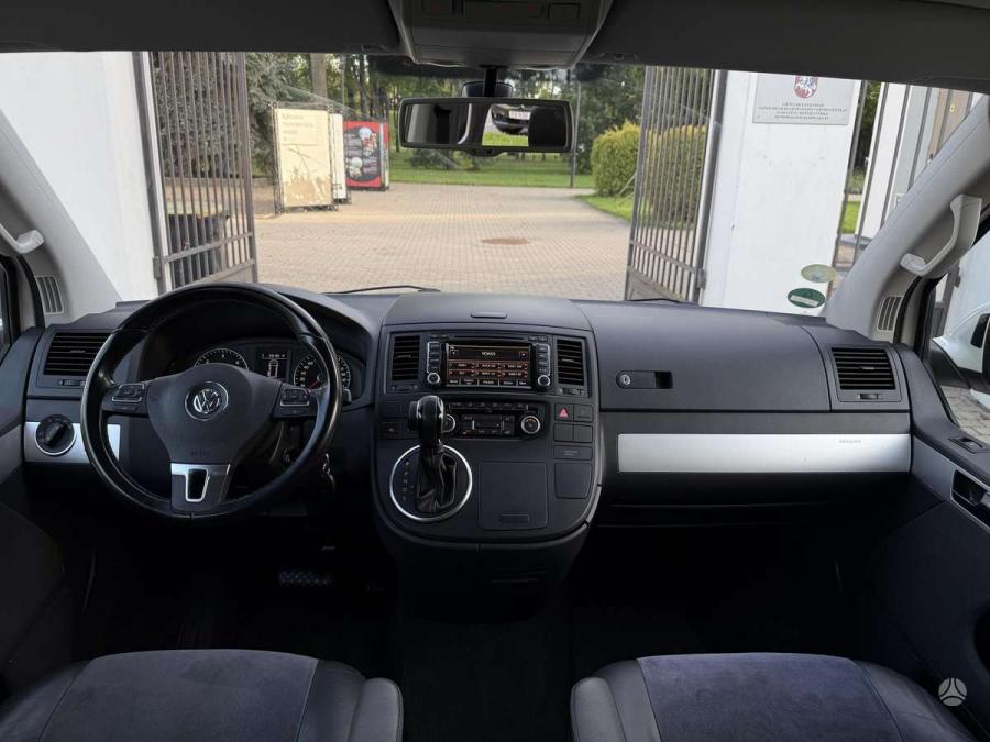 White Volkswagen Multivan 2012 in Vilnius, with an engine capacity of 1.97 L and mileage of 142 thousand km for 18200 €, photo 18 on AUTOMOTO.COM.LV
