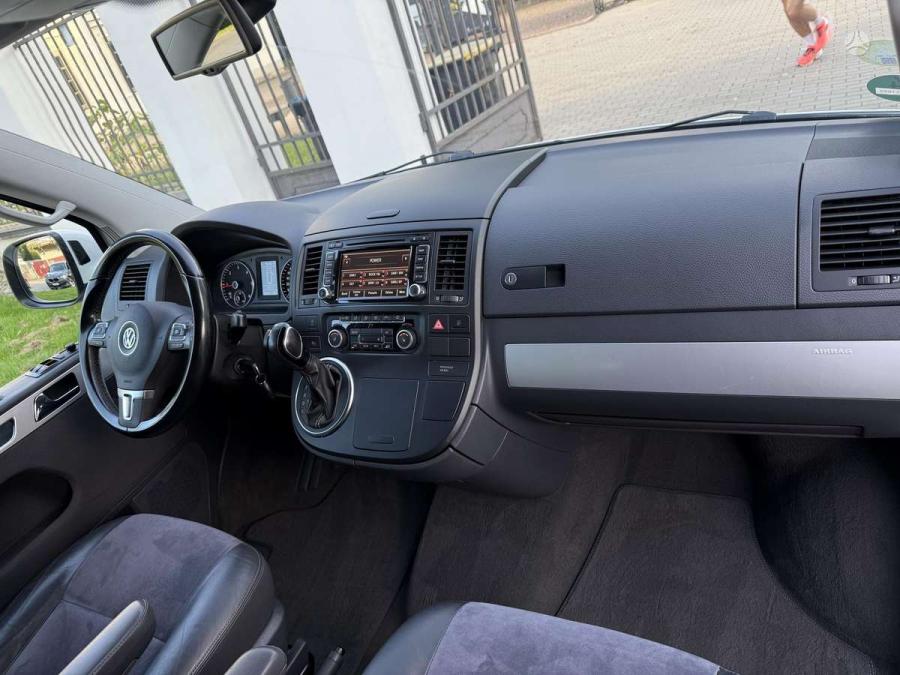 White Volkswagen Multivan 2012 in Vilnius, with an engine capacity of 1.97 L and mileage of 142 thousand km for 18200 €, photo 21 on AUTOMOTO.COM.LV