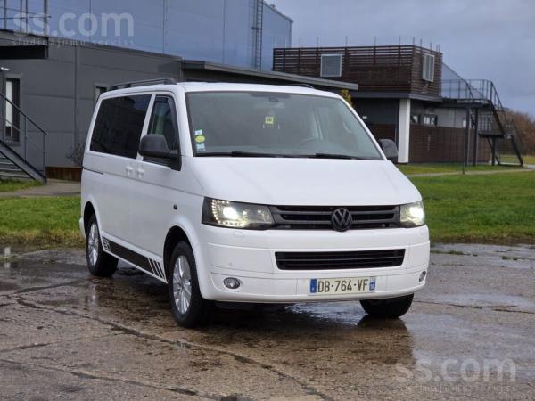 White Volkswagen Multivan 2013 in Riga, with an engine capacity of 2.00 L and mileage of 231 thousand km for 17450 €, photo 2 on AUTOMOTO.COM.LV