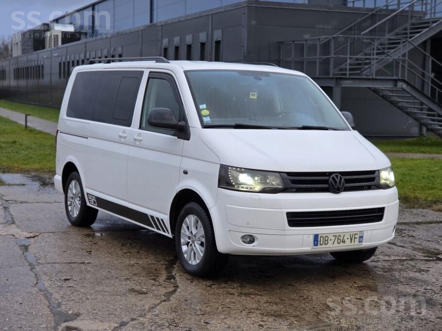 White Volkswagen Multivan 2013 in Riga, with an engine capacity of 2.00 L and mileage of 231 thousand km for 17450 €, photo 4 on AUTOMOTO.COM.LV