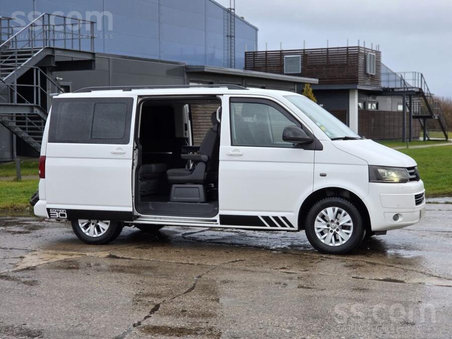 White Volkswagen Multivan 2013 in Riga, with an engine capacity of 2.00 L and mileage of 231 thousand km for 17450 €, photo 8 on AUTOMOTO.COM.LV