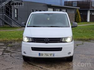 White Volkswagen Multivan 2013 in Riga, with an engine capacity of 2.00 L and mileage of 231 thousand km for 17450 €, photo 9 on AUTOMOTO.COM.LV