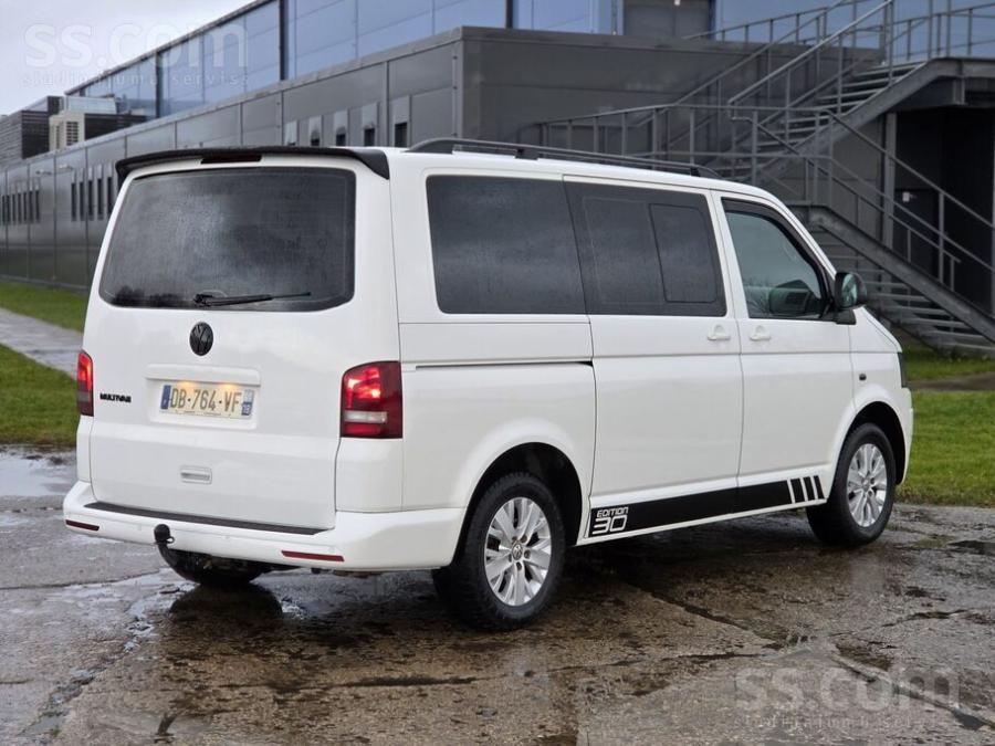 White Volkswagen Multivan 2013 in Riga, with an engine capacity of 2.00 L and mileage of 231 thousand km for 17450 €, photo 13 on AUTOMOTO.COM.LV