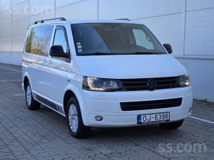 White Volkswagen Multivan 2013 in Riga, with an engine capacity of 2.00 L and mileage of 231 thousand km for 16990 €, photo 4 on AUTOMOTO.COM.LV