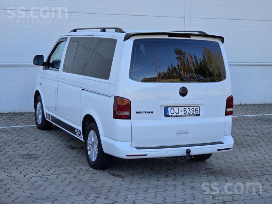White Volkswagen Multivan 2013 in Riga, with an engine capacity of 2.00 L and mileage of 231 thousand km for 16990 €, photo 13 on AUTOMOTO.COM.LV