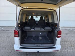 White Volkswagen Multivan 2013 in Riga, with an engine capacity of 2.00 L and mileage of 231 thousand km for 16990 €, photo 30 on AUTOMOTO.COM.LV
