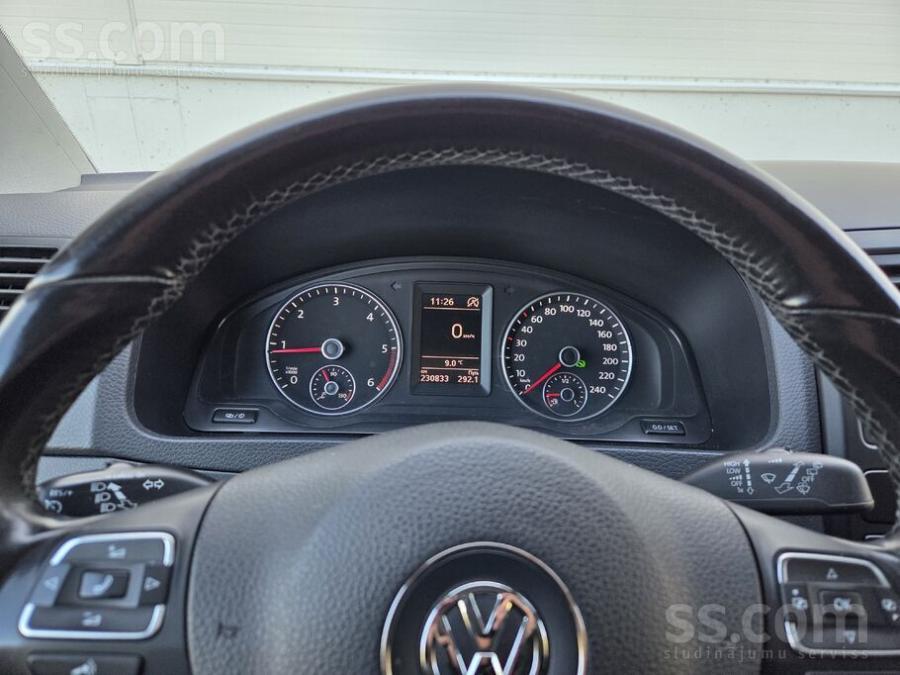 White Volkswagen Multivan 2013 in Riga, with an engine capacity of 2.00 L and mileage of 231 thousand km for 16990 €, photo 36 on AUTOMOTO.COM.LV